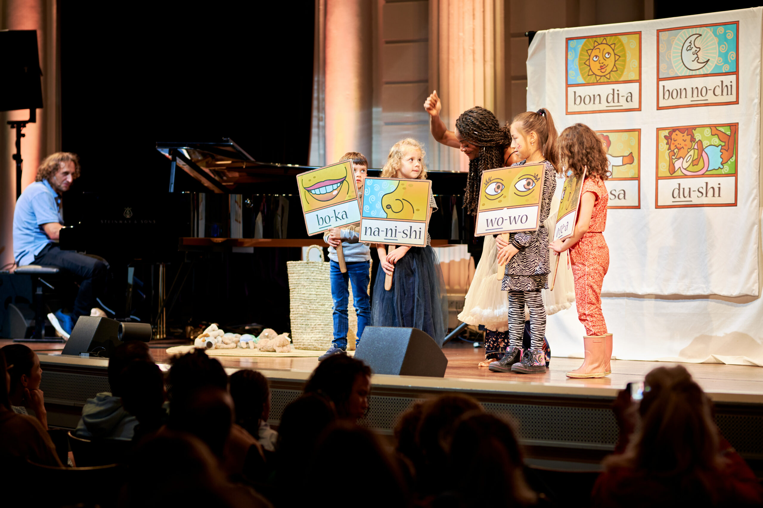 Izaline Calister & Thijs Borsten - Bon Dia, Goeiemorgen (4+) - Leidse ...